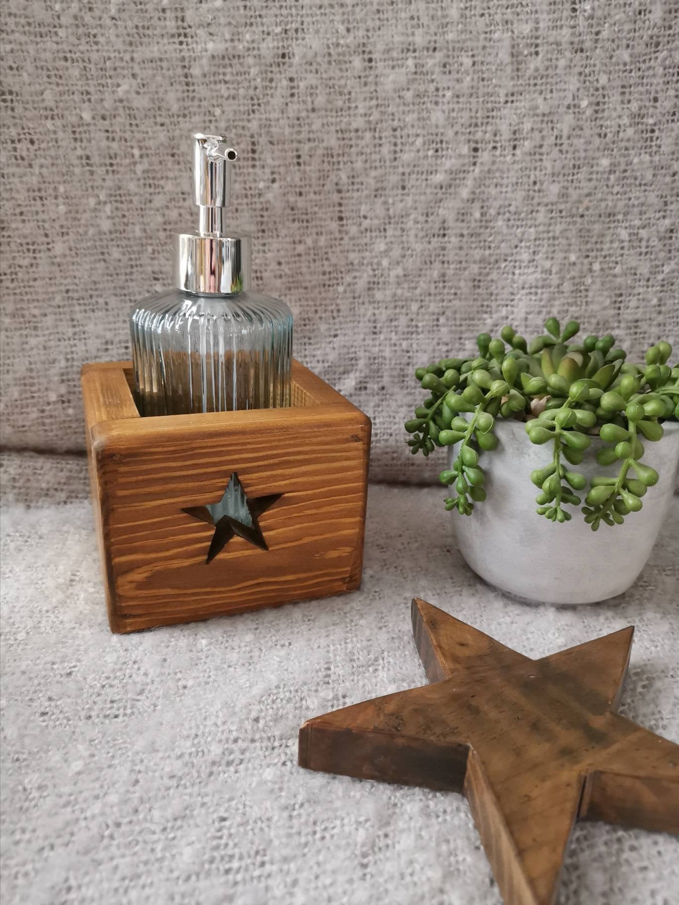Bathroom soap pump dispensers store